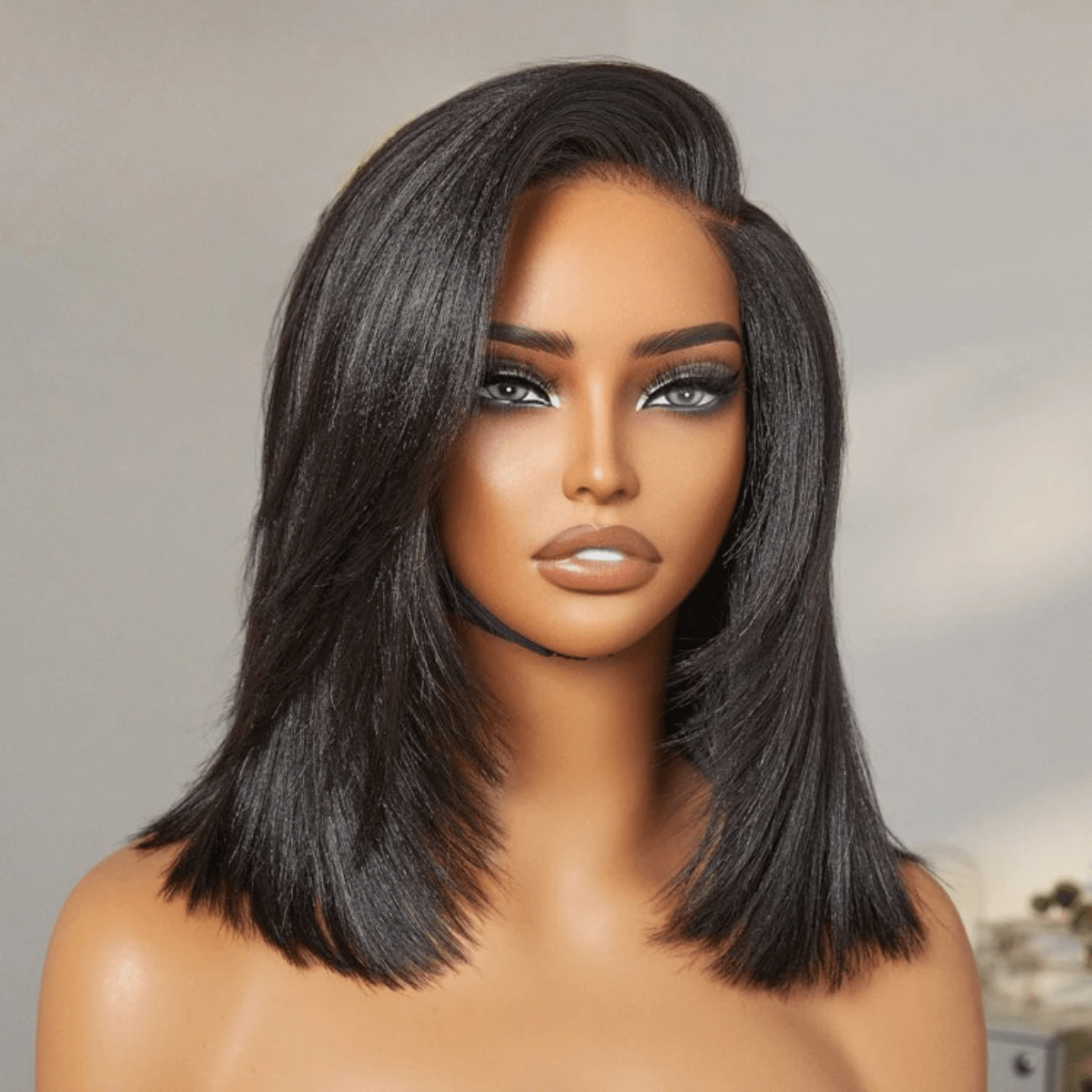 Smooth Bob yaki wig degraded cut with line on the left, without glue ...